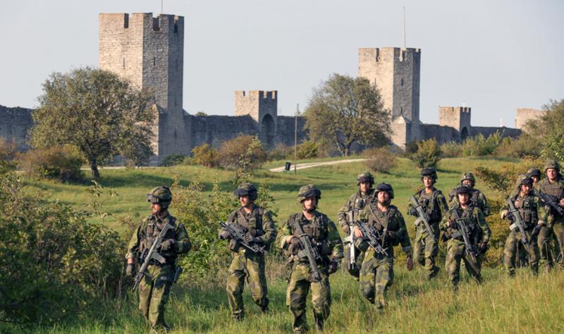 Sweden brings back military conscription amid Baltic tensions - BBC News