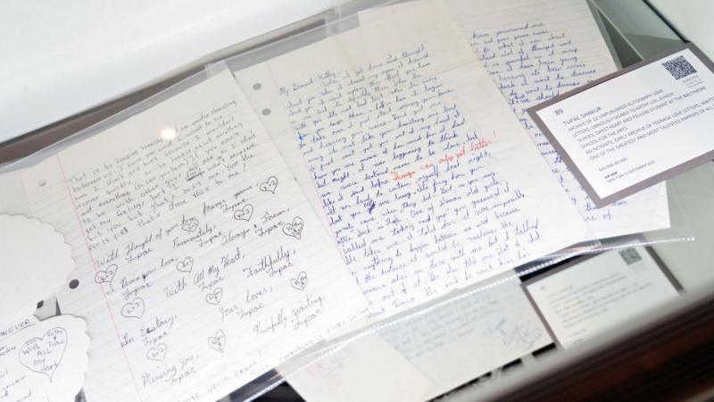 Notorious B.I.G. crown and Tupac love letters sold at auction - BBC News