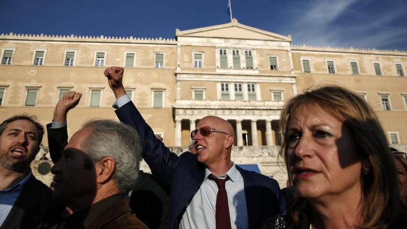 Greece hopeful of deal on next bailout loan tranche - BBC News