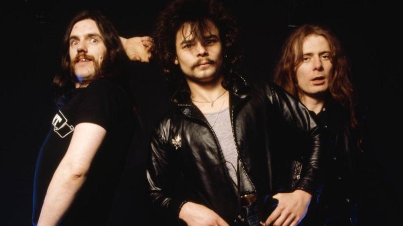 Motorhead guitarist 'Fast' Eddie Clarke dies at 67 - BBC News