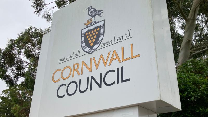 Cornwall Council reveals 'ambitious' plan for further devolution - BBC News