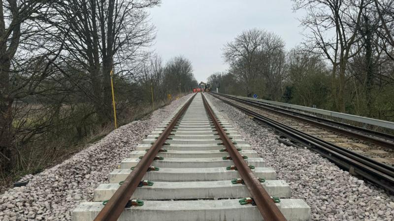Passengers in Surrey warned to plan head over SWR rail closures - BBC News