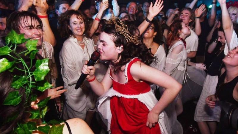 Tube map celebrates London's grassroots music scene - BBC News