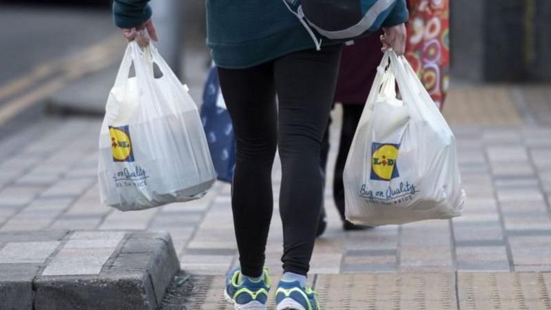 Lidl to ramp up UK store openings with 1,100 stores by 2025 - BBC News