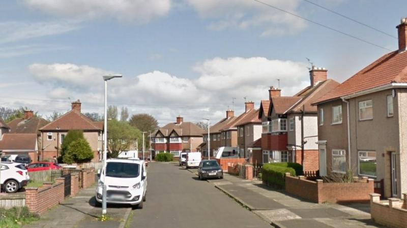 Blyth murder probe launched after fatal stabbing - BBC News