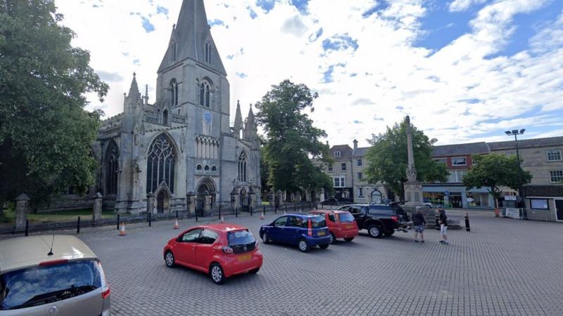 Sleaford Market Place £1m revamp given go ahead - BBC News