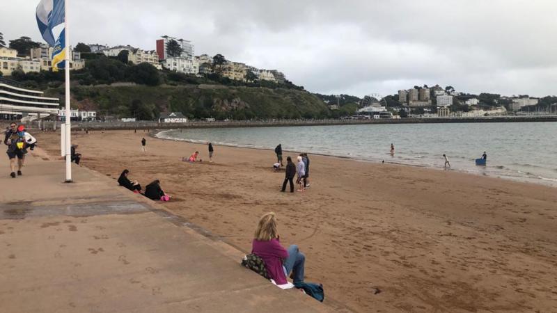 Visitor numbers down in Cornwall and Devon - BBC News