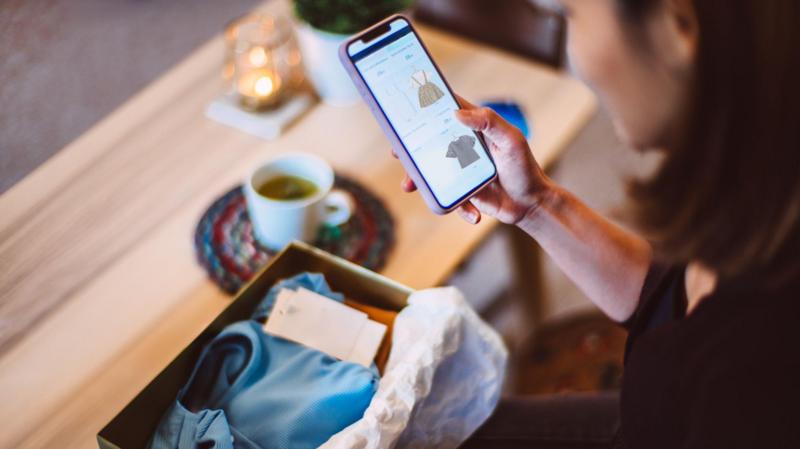 ChatGPT AI bot adds shopping to its powers - BBC News