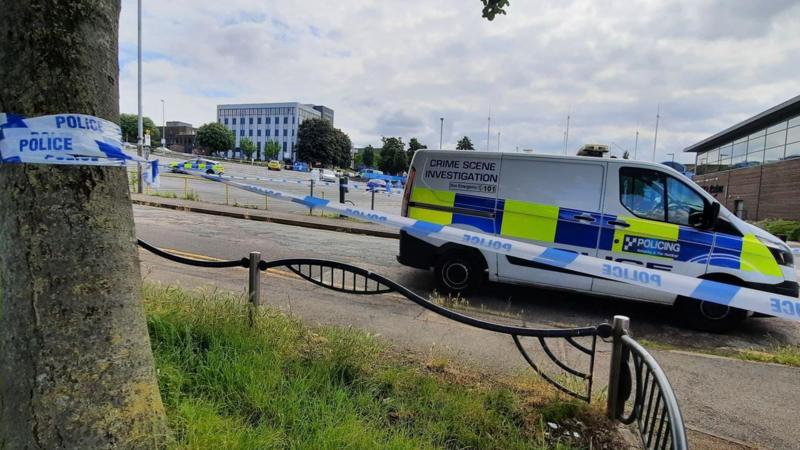 Rotherham murder inquiry: Four held after man dies - BBC News