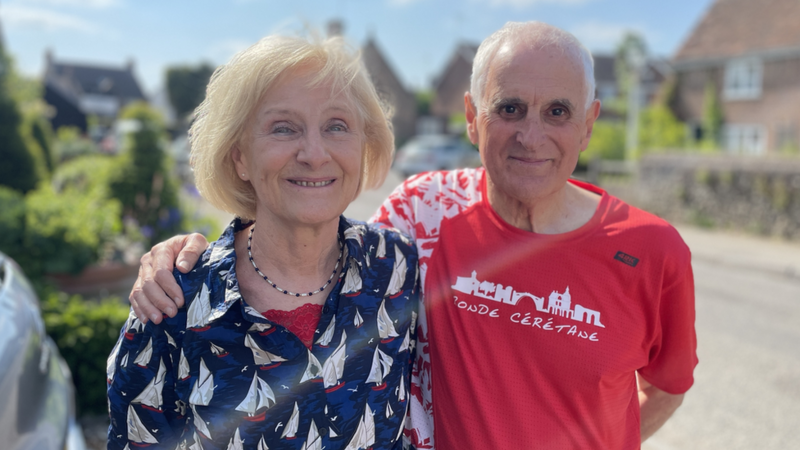 Flamstead: Village loses two of its three pubs in a day - BBC News