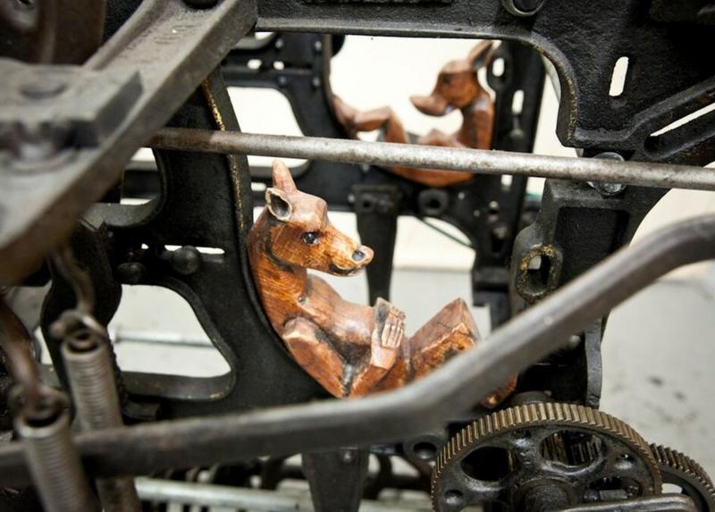 Harris Tweed loom's new life as 'kinetic sculpture' - BBC News