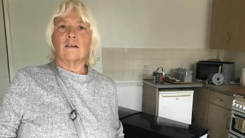 Storm Babet flooding: Catcliffe residents on trying to rebuild - BBC News