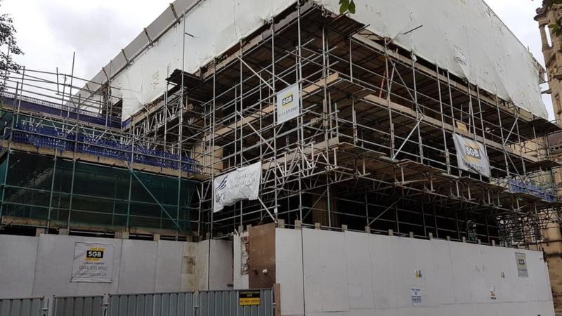 Wakefield's former crown court to be transformed into arts venue - BBC News