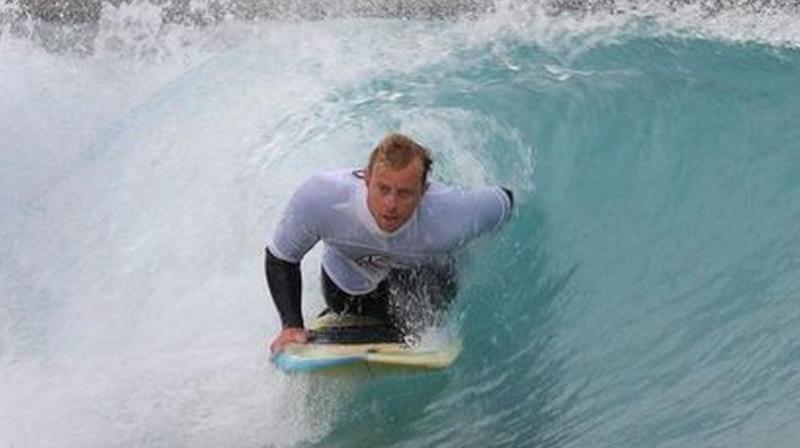 Para surfer Llywelyn Williams retains world crown - BBC Sport
