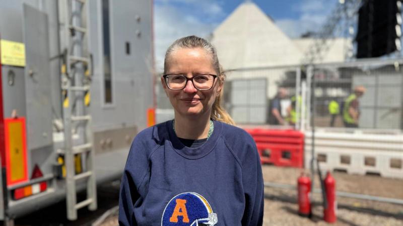 How BBC 'wants to give you best seat' for Glastonbury 2025 - BBC News