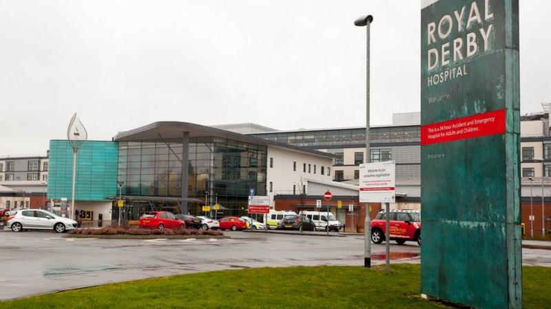 New visiting hours at five hospitals including Derby and Burton - BBC News
