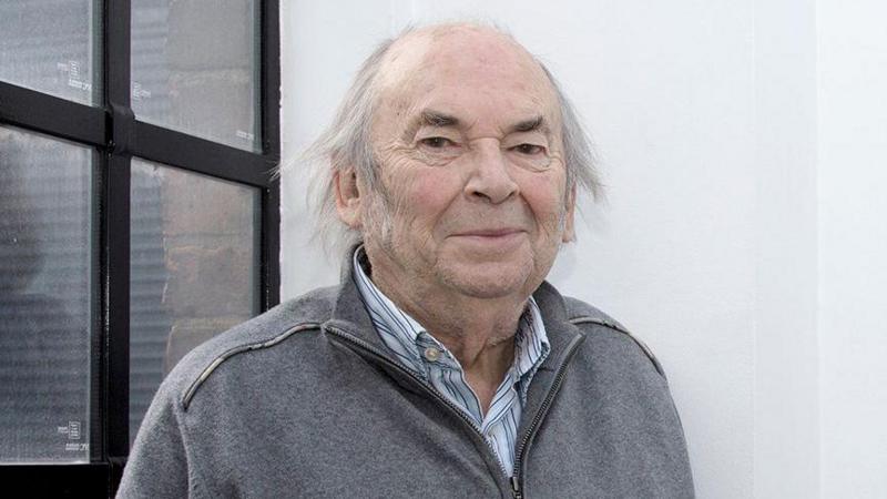 Quentin Blake to draw L.S. Lowry for new exhibition in Salford - BBC News