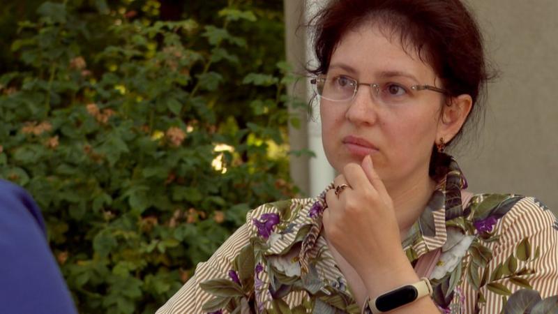 Russia's Belgorod sees mass evacuations over undetonated bomb - BBC News