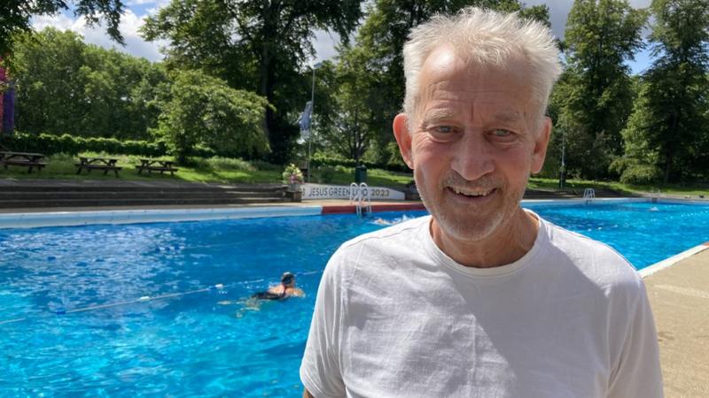 Jesus Green Lido: Cambridge 'people's pool' turns 100 - BBC News