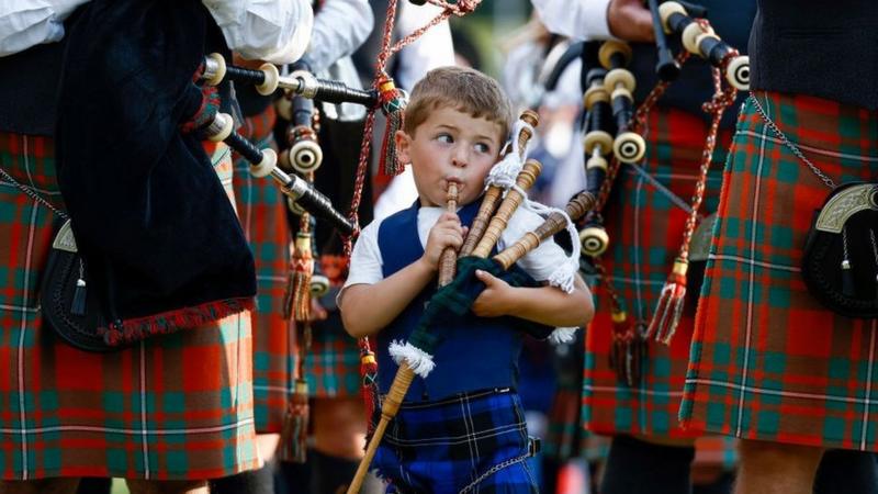 Pipe band world champions 2023 crowned in Glasgow - BBC News