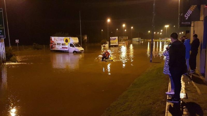 Northern Ireland floods: More than 100 people rescued - BBC News