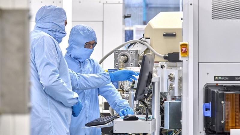 MoD steps in to buy chip-making plant in County Durham - BBC News