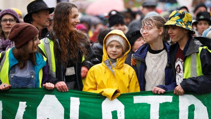 Greta Thunberg Bristol climate strike: 'The world is on fire' - BBC News