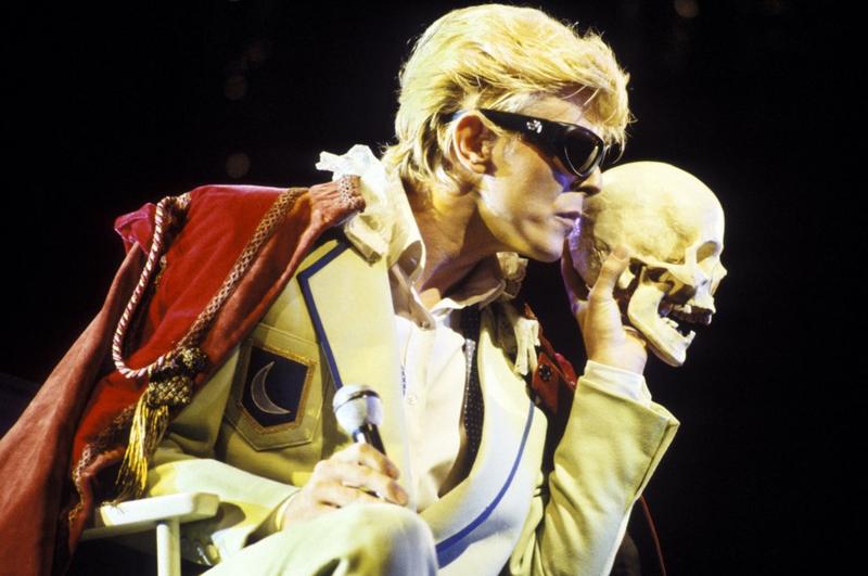 David Bowie's 1983 shows in Milton Keynes remembered - BBC News