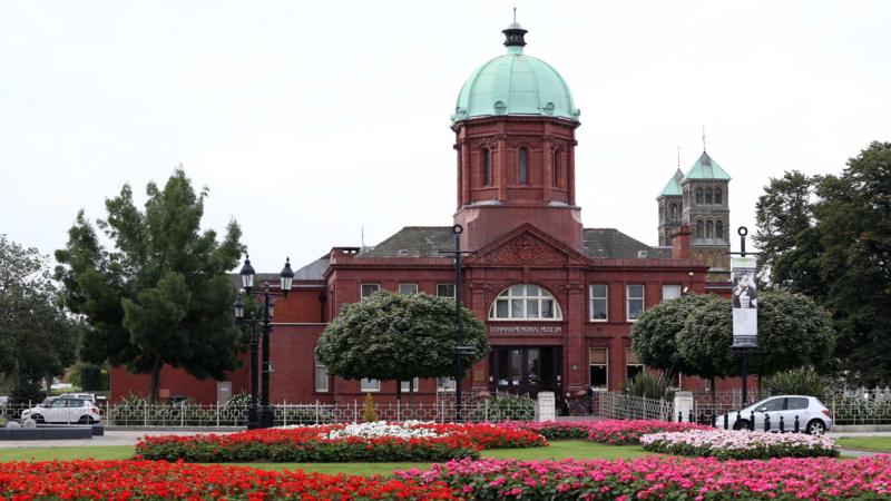 Dorman Museum in Middlesbrough to close until spring next year - BBC News