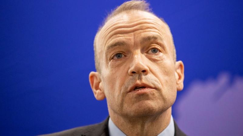 Stormont election: Will Heaton-Harris U-turn at last second? - BBC News
