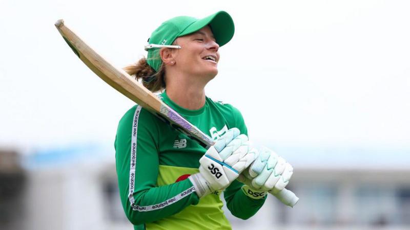 Danni Wyatt-Hodge: England batter signs for Surrey - BBC Sport