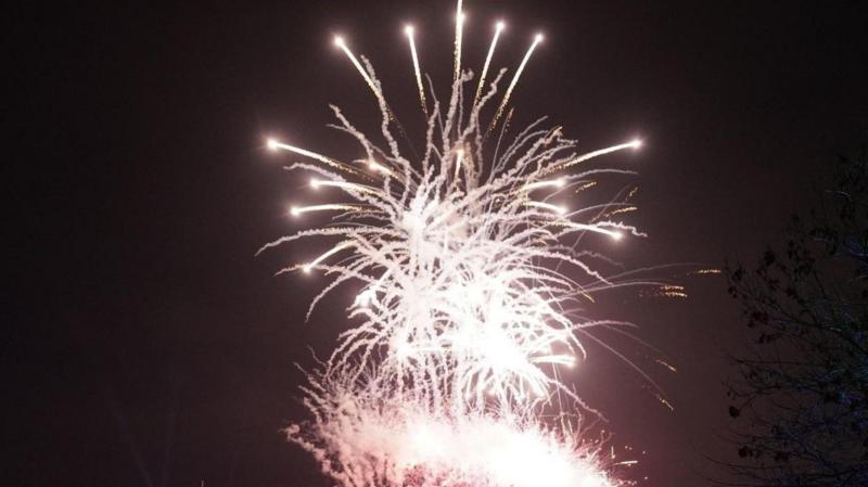 Wolverhampton firework display moving back to former home - BBC News