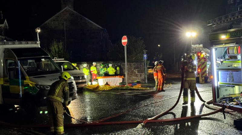 Fatal Alloa blast: Neighbour describes 'almighty explosion' - BBC News
