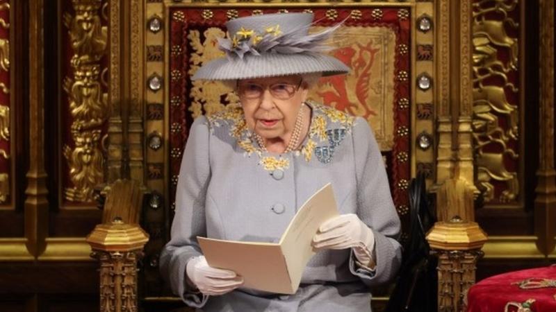 Queen Elizabeth II: MPs share funny and moving memories of Queen - BBC News