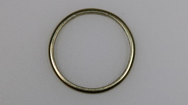 How a ring tells the story of a forgotten secret agent - BBC News