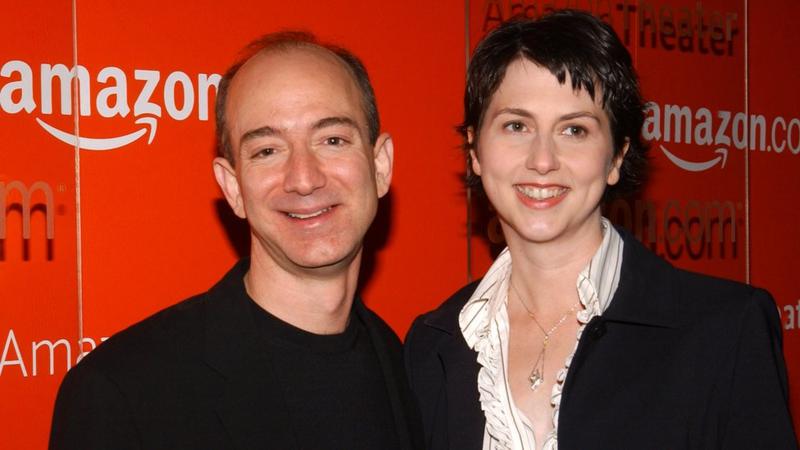 Amazon boss Jeff Bezos and wife MacKenzie divorce - BBC News