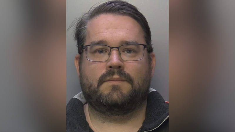 Woking: 'Dangerous' paedophile jailed for girls' online abuse - BBC News