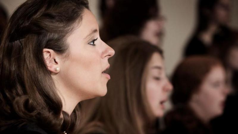 Glasgow gathering of gold medal-winning Gaelic singers - BBC News