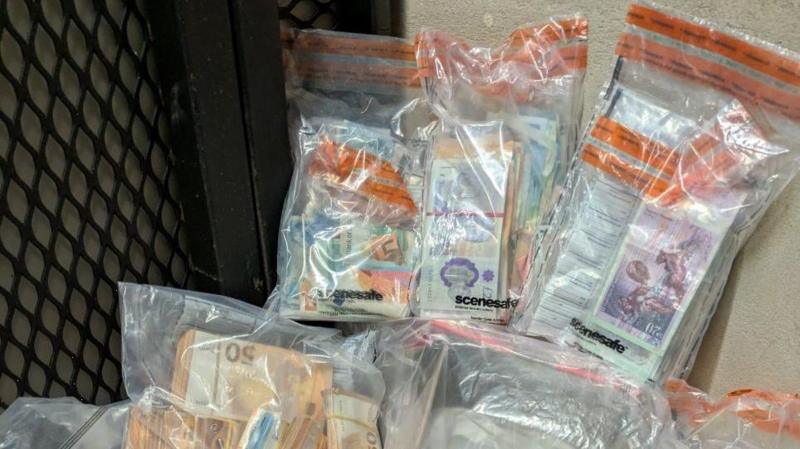 Drugs and £250k cash seized in Cloughoge outside Newry - BBC News