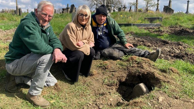 Forgotten mass grave of Bradford's 'Little Incurables' unearthed - BBC News