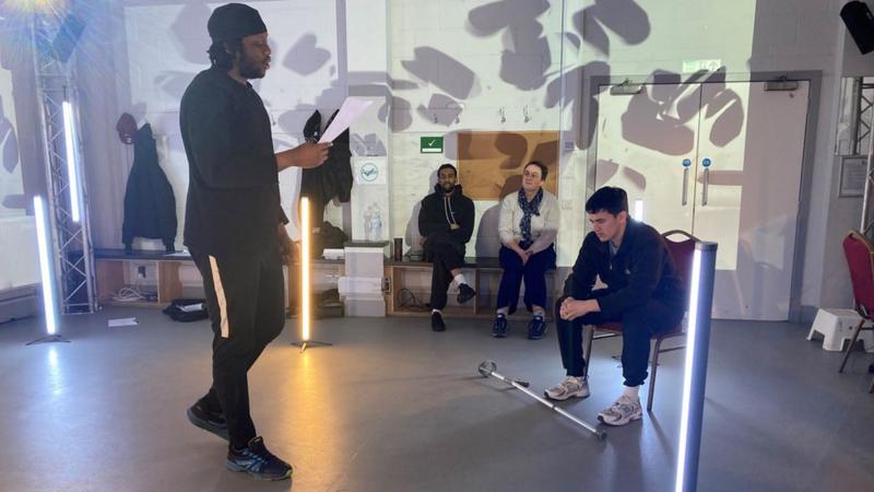 'I was inundated with incel messages within an hour' - BBC News