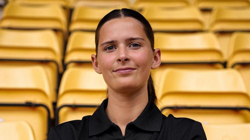 Norwich City women sign first four professional players - BBC Sport