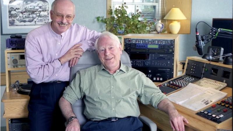 Desmond Carrington leaves BBC Radio 2 - BBC News