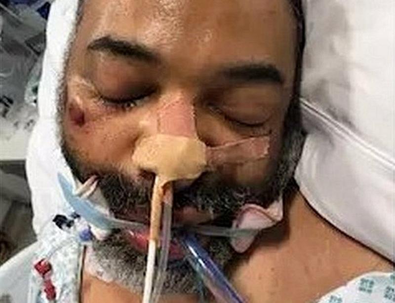 Bid to find family of man who collapsed on 26 December - BBC News