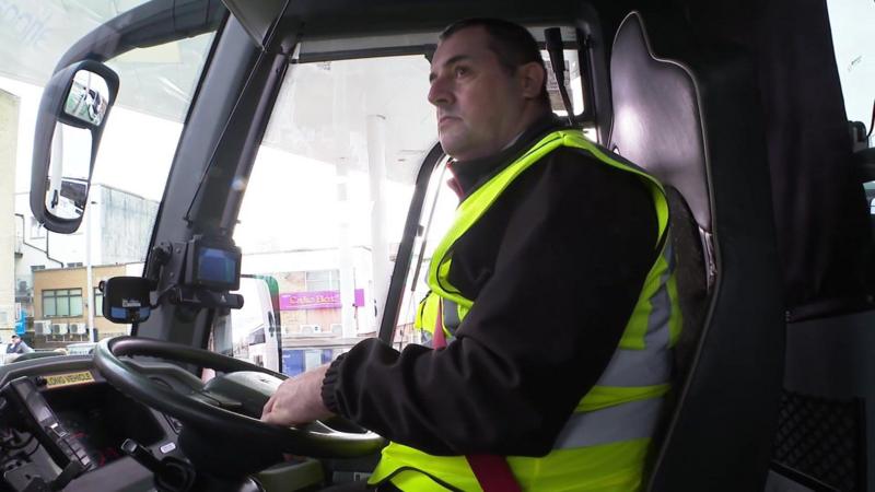Devon Waitrose worker, 94, has no plans to retire - BBC News