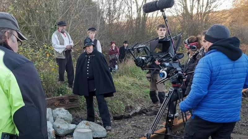 Murder mystery series aims to memorialise teen - BBC News