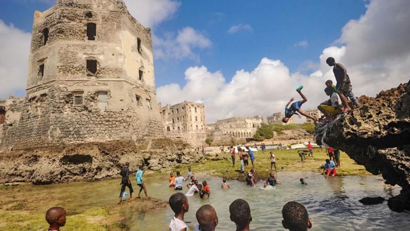 Somalia's construction boom in Mogadishu gives women high ambitions ...