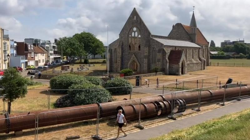 Upset over Old Portsmouth 'alien creature' sewage pipe works - BBC News