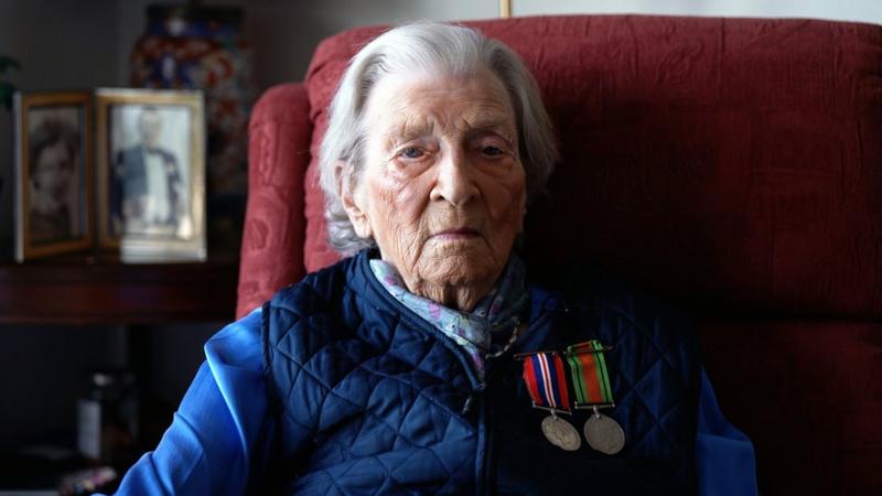 Phyllis Latour: The secret life of a WW2 heroine revealed - BBC News