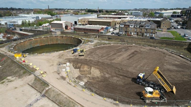 Bradford hydrogen plant given green light by government - BBC News